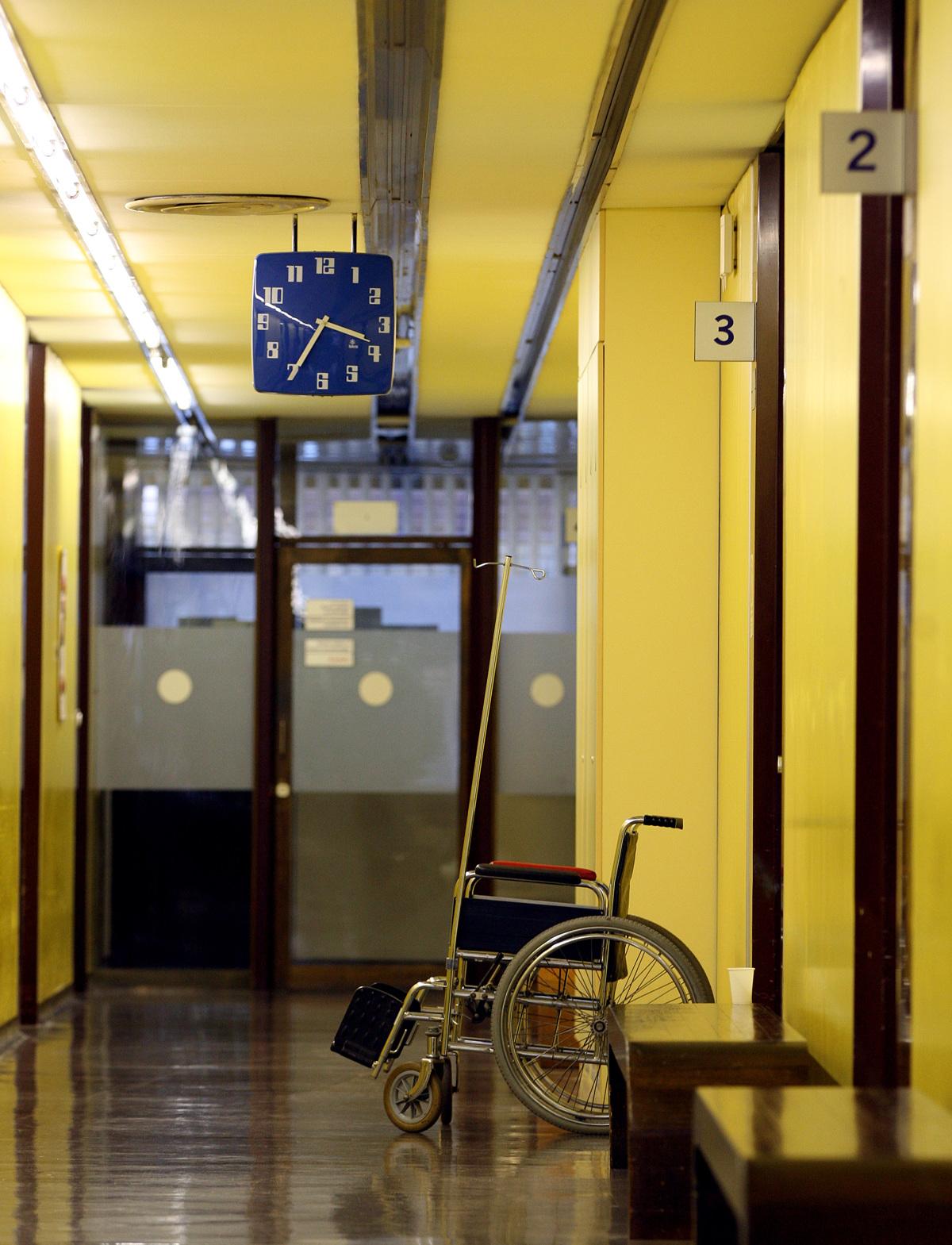 Zbiranje podpisov: Kaj bi omogočil zakon o pomoči pri prostovoljnem ...
