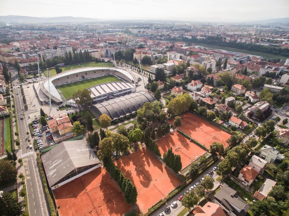 Našemu jeziku se pri sposojanju ne izide vse in vselej gladko