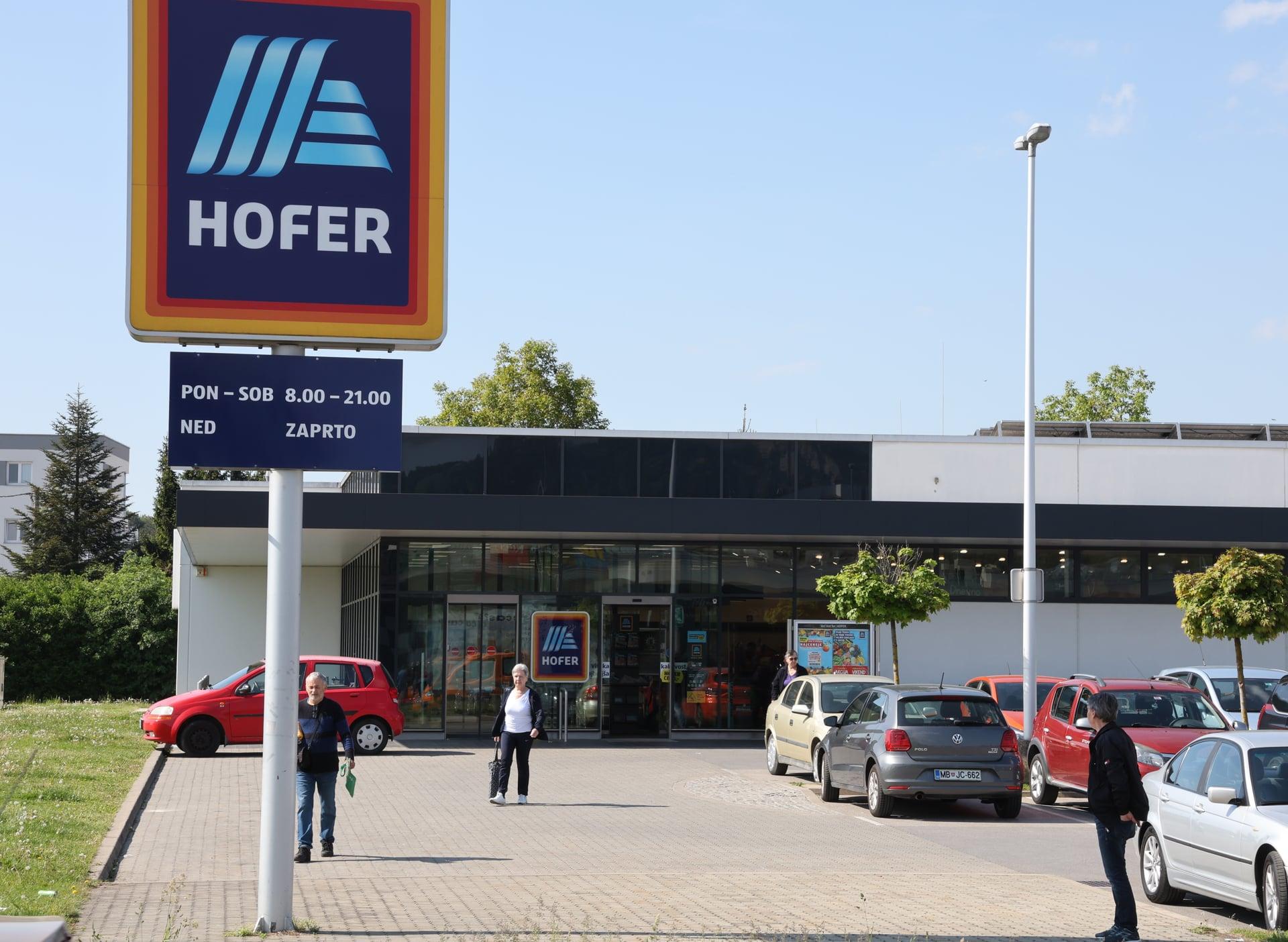 Vroča delovna mesta: Ali dobi prodajalec v Hoferju za 30 ur na teden ...