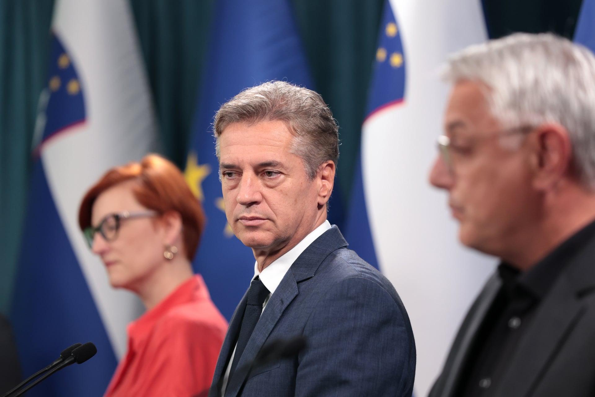 Han in Vrečko odločno proti 5 % BDP za obrambo. Golobov kabinet: Pred ...
