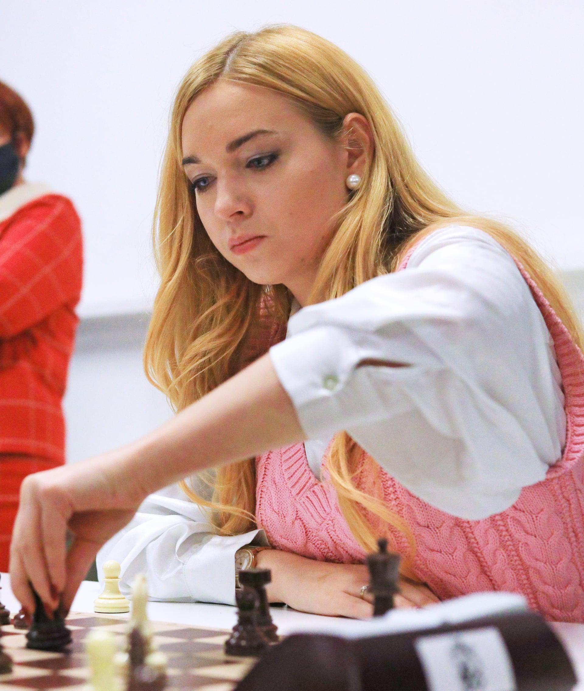 (ŠAHOVSKI KOTIČEK) Carlsen na turnirju v Oslu na dnu, odlična Laura ...