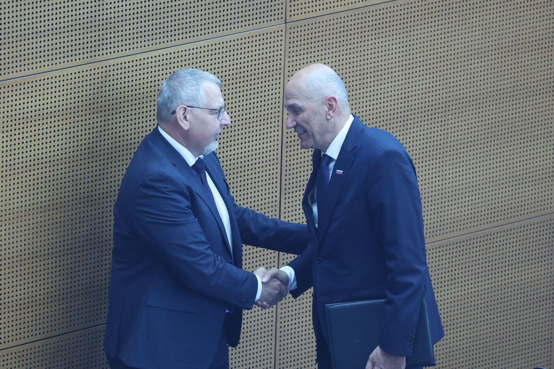 Ali SLS namerno ni podprla Janševe vlade? Poslanec Ocvirk krivi ...