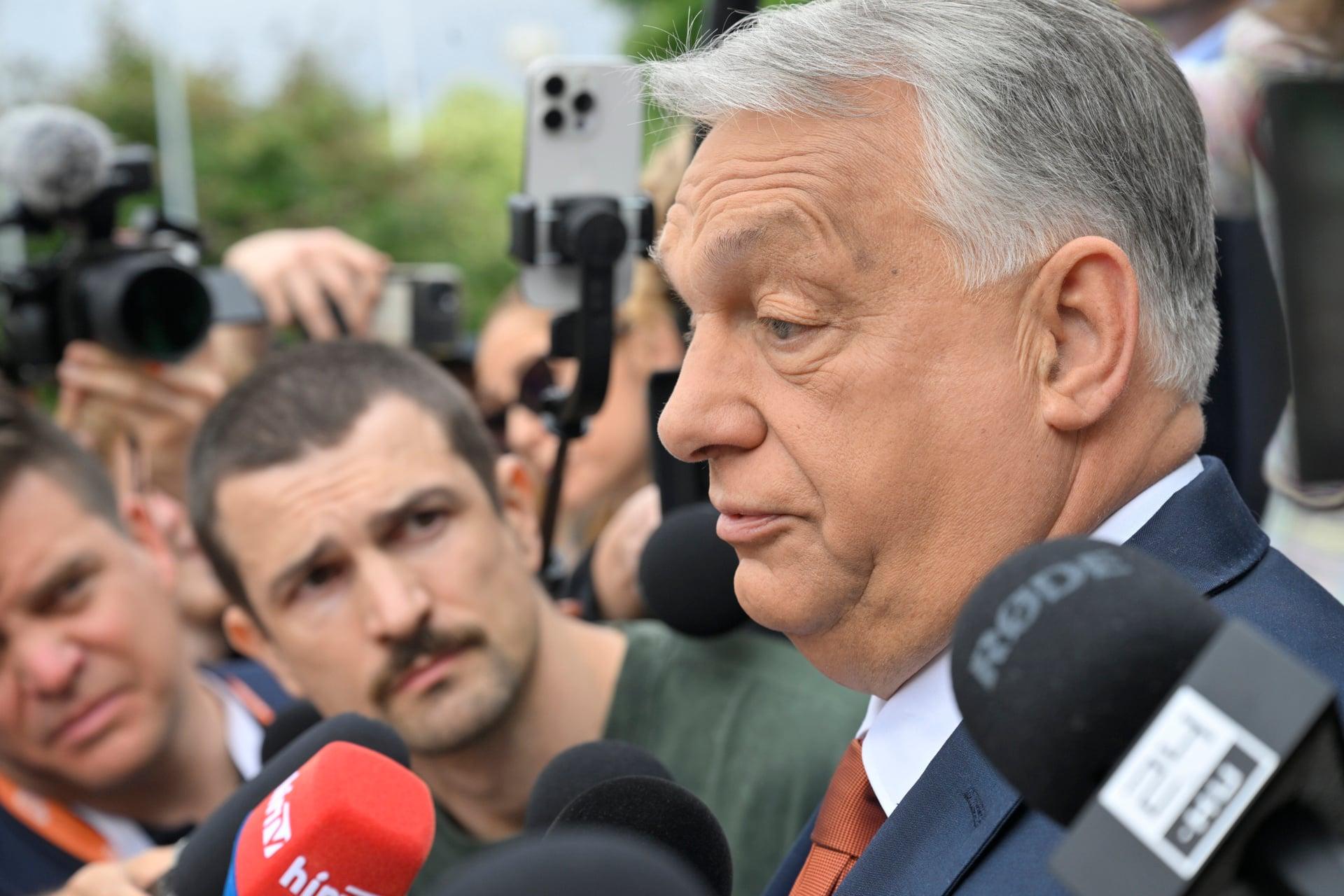 Orban znova izvoljen za predsednika Fidesza, poraz na volitvah pripisal ...